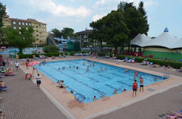 Estate in piscina, i numeri fanno sorridere - LegnanoNews