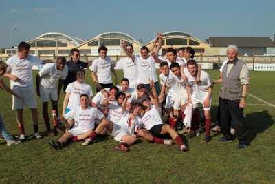 Calcio: Parabiago promosso in Prima categoria - LegnanoNews